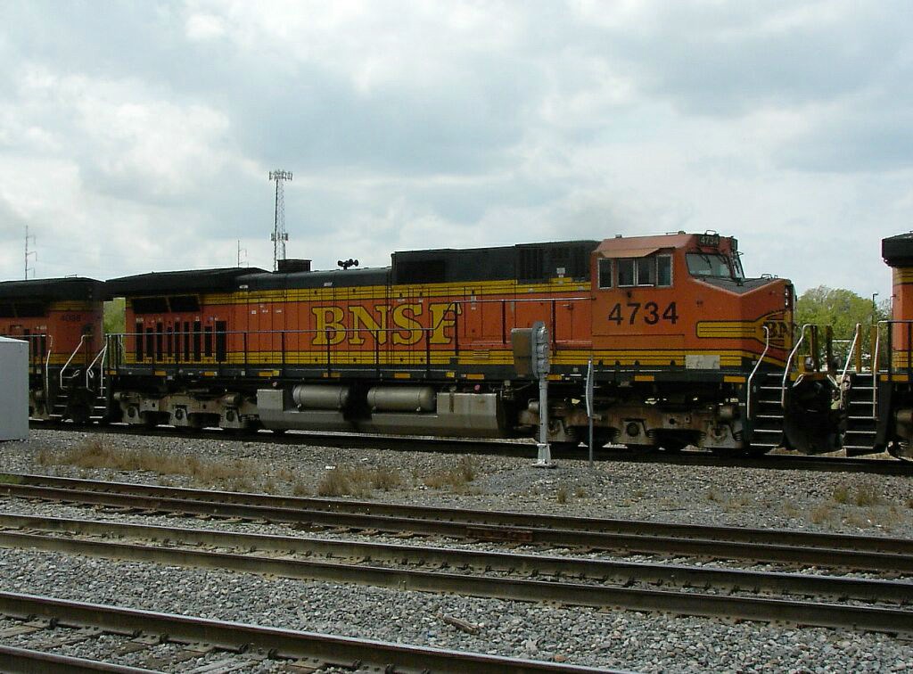 BNSF 4734